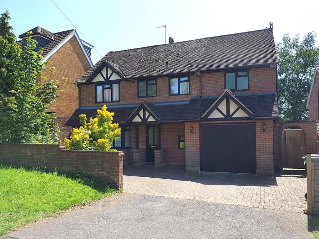 Abbots Road, Abbots Langley WD5 4 bed detached house to rent £2,800 pcm £646 pw