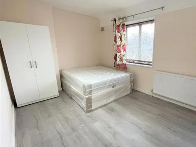 Abbots Road, Grahame Park, London, HA8 0RQ, United Kingdom | Room for rent #139405473 | Rentberry