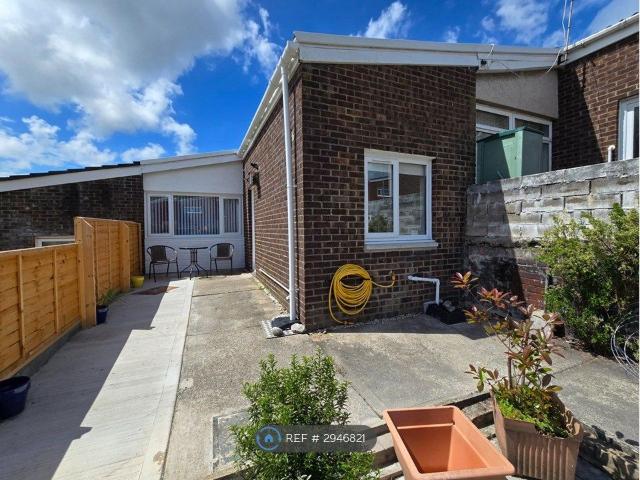 Abbots Walk, Neath SA10, 2 bed bungalow to rent, £850 pcm | PrimeLocation
