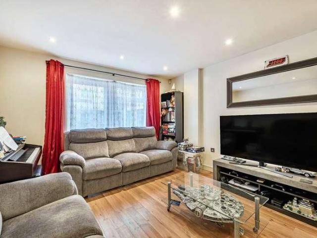 Abbots Yard, Walnut Tree Close, Guildford, Surrey, GU1