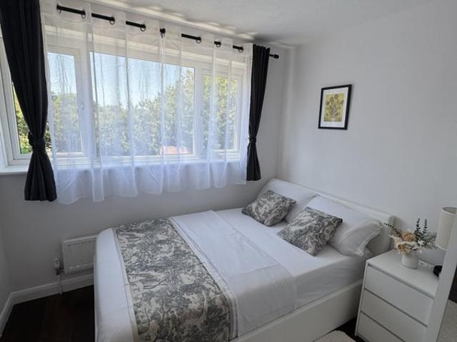 Abbotsfield, Milton Keynes MK6, Room to rent, £800 pcm | PrimeLocation