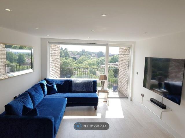 Abbotsford Court, London NW10, 2 bed flat to rent, £2,500 pcm | PrimeLocation