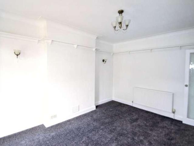 Abbotsford Gardens, Woodford Green, IG8
