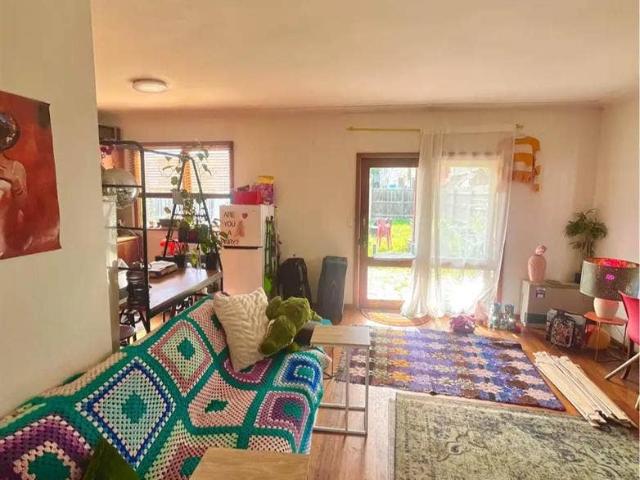 Abbotsford Room Sublet