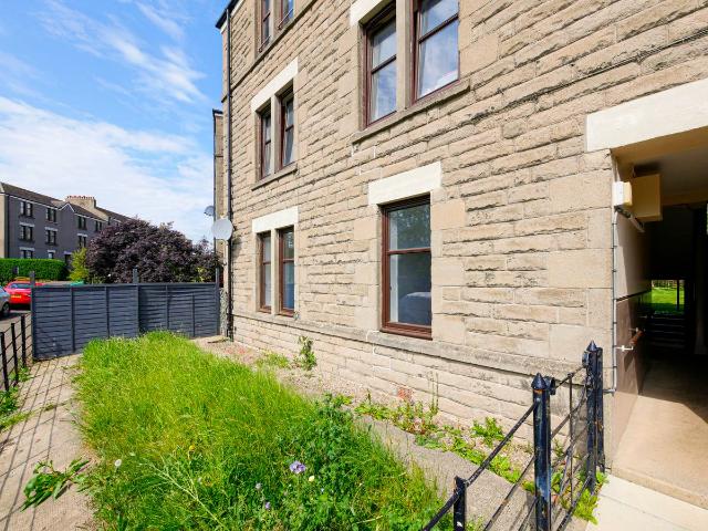 Abbotsford Street, Dundee DD2, 2 bed flat to rent, £800 pcm | PrimeLocation