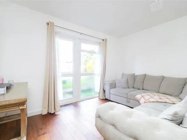 Abbotsleigh Close, SM2