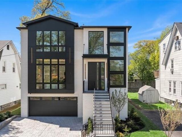 Abbott Blvd, Fort Lee, Home For Sale