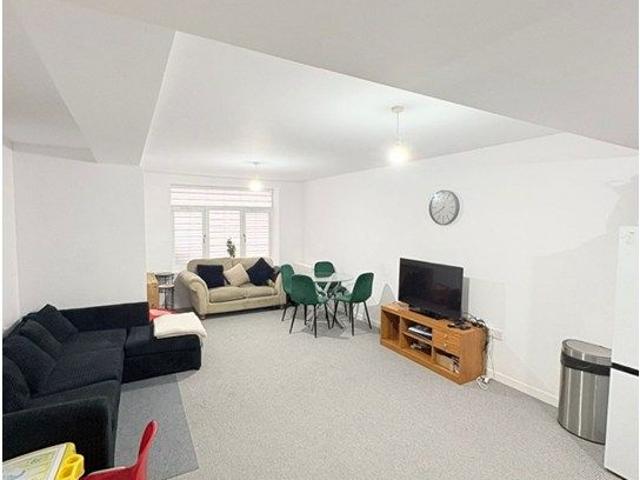 Abbott House, Northampton NN1, 2 bed flat to rent, £1,250 pcm | PrimeLocation