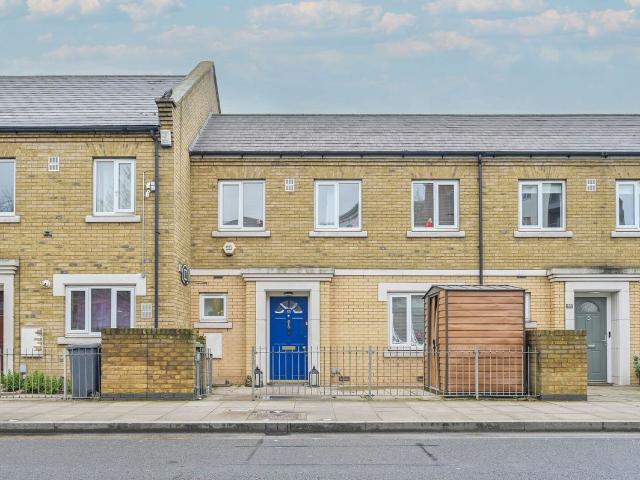 Abbott Road, Poplar, London E14, 4 bed property to rent, £3,850 pcm | PrimeLocation