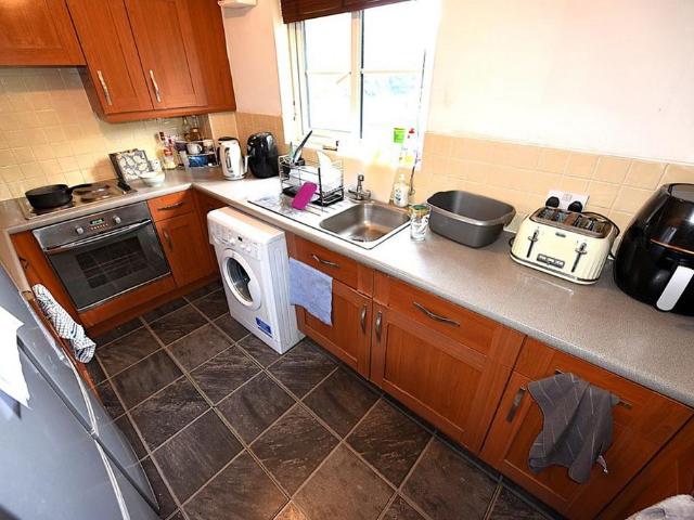 Abbotts Mews 4 bed house to rent £1,647 pcm £380 pw