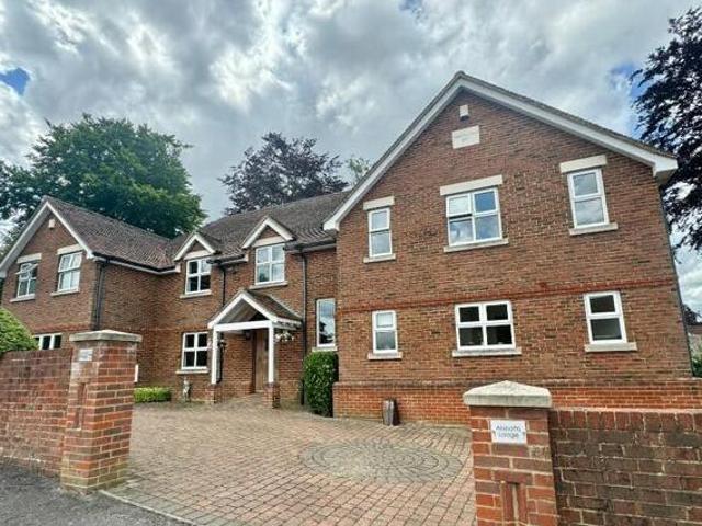 Abbotts Close, Rochester, 7 Bedroom Detached