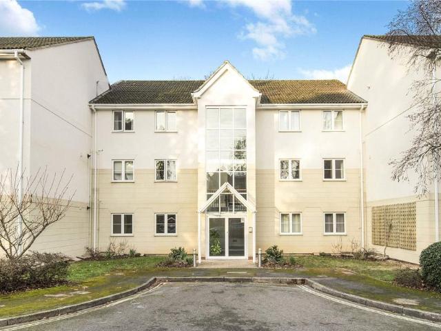 Abbotts Court, Winchester SO23 2 bed flat to rent £1,600 pcm £369 pw