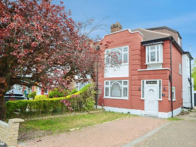Abbotts Drive, Wembley HA0, 5 bed semi detached house to rent, £3,400 pcm | PrimeLocation