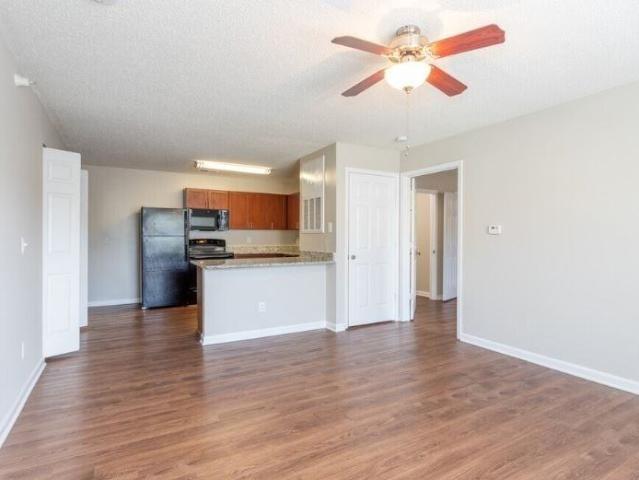 Abbotts Run 1 Bedroom Apartment for Rent at 511 Cobblestone Dr, Wilmington, NC 28405
