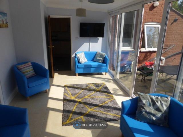Abbotts Road, Aylesbury HP20, Room to rent, £699 pcm | PrimeLocation
