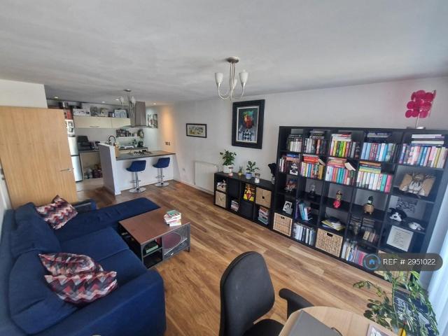 Abbott's Wharf, London, E14 1 bed flat to rent £1,950 pcm £450 pw