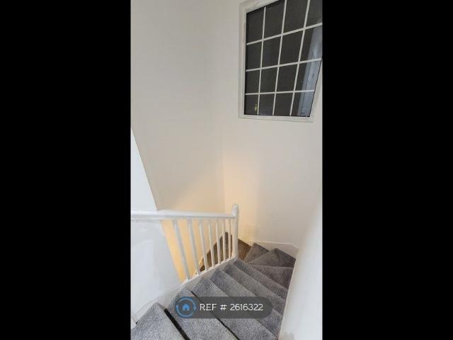 Abbs Cross Lane, Hornchurch RM12, 1 bed semi detached house to rent, £1,500 pcm | PrimeLocation