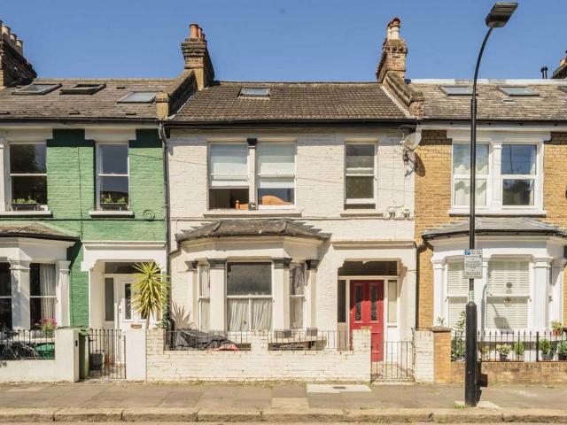 Abdale Road, London W12 3 bed house to rent £3,500 pcm £808 pw