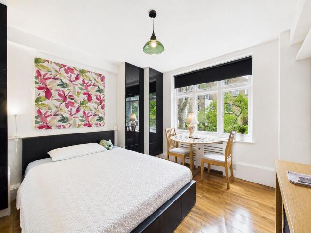 Abercorn Place, London NW8 Studio to rent £1,650 pcm £381 pw