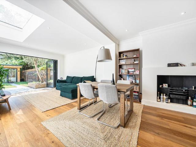 Abercorn Place, London NW8 2 bed detached house to rent £7,497 pcm £1,730 pw