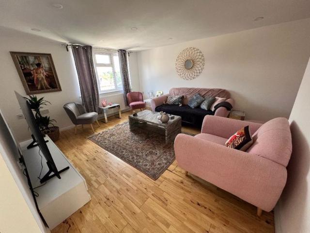 Abercorn Road, Mill Hill East, London NW7, 6 bed property to rent, £4,750 pcm | PrimeLocation