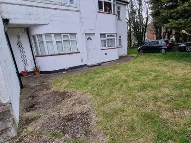 Abercorn Road, London, NW7 1JN, United Kingdom | 2 bed house for rent #165440286 | Rentberry