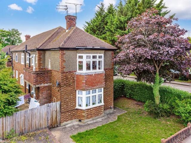 Abercorn Road, London NW7, 2 bed flat to rent, £2,100 pcm | PrimeLocation