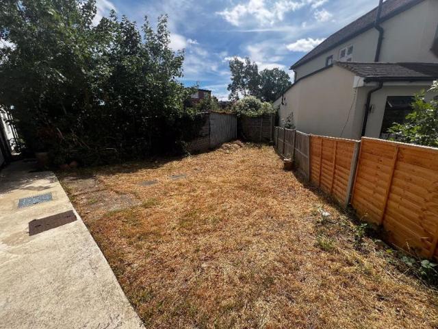 Abercorn Road, London NW7, 2 bed property to rent, £1,700 pcm | PrimeLocation