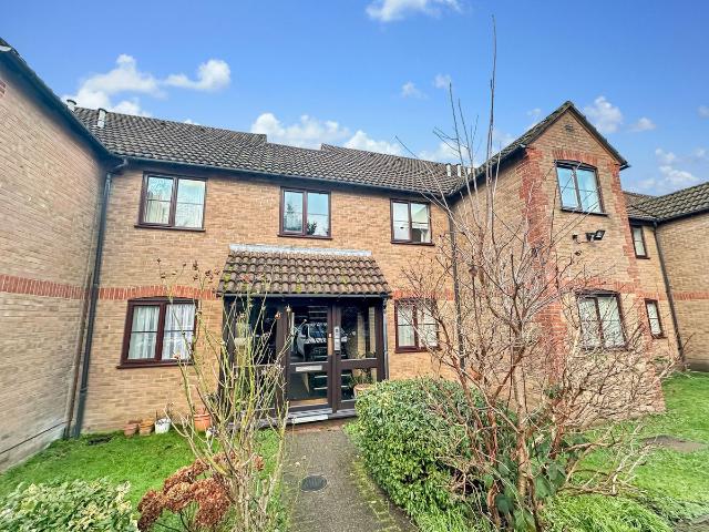 Abercromby Avenue, High Wycombe, Buckinghamshire HP12, 1 bed flat to rent, £950 pcm | PrimeLocation
