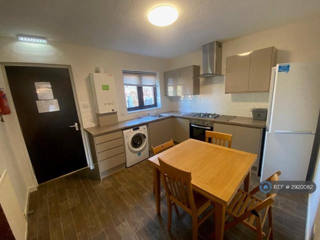 Abercromby Street, Glasgow, G40 4 bed terraced house to rent £2,600 pcm £600 pw