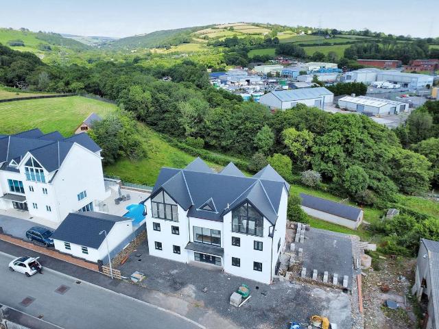 Abergarw Meadow, Brynmenyn, Bridgend, Bridgend CF32, 6 bed detached house to rent, £2,500 pcm | PrimeLocation