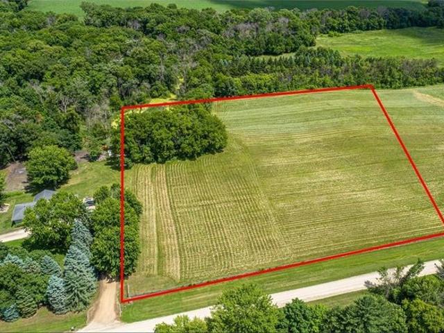 Aberdeen Trl, Northfield, MN 55057