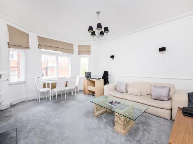 Aberdeen Court, Maida Vale, London, W9 2 bed apartment to rent £2,999 pcm £692 pw