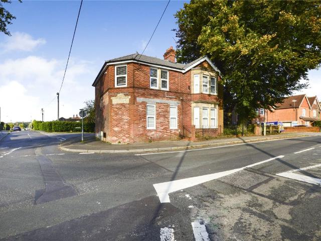 Aberdeen House, 52 Liphook Road, Lindford, Bordon GU35, 1 bed flat to rent, £950 pcm | PrimeLocation