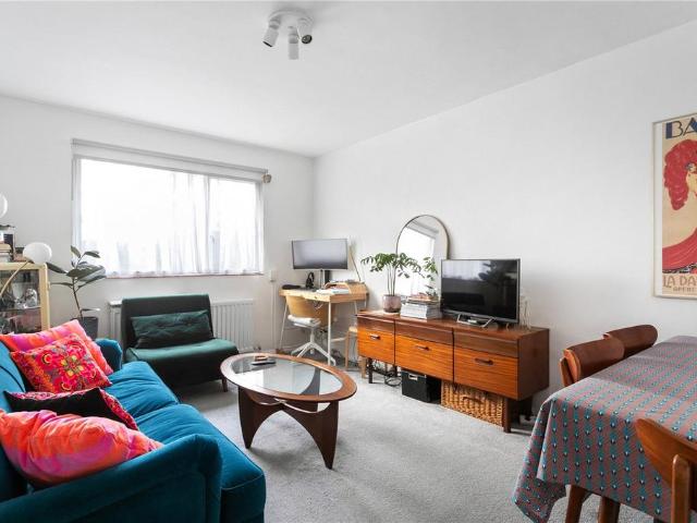 Aberdeen Park, London, N5 1 bed apartment to rent £2,150 pcm £496 pw