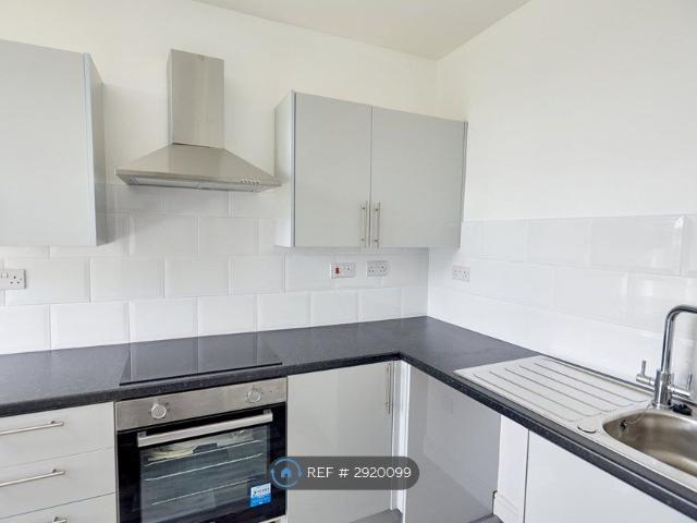 Aberford Road, Leeds LS25, 1 bed flat to rent, £795 pcm | PrimeLocation