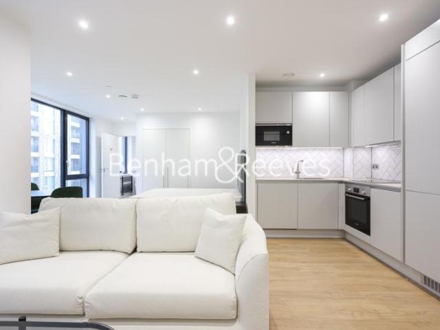 Aberfeldy Village, Blair Street E14 Studio to rent £1,900 pcm £438 pw