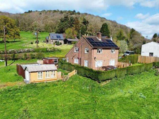 Aberhafesp, Newtown, 3 Bedroom Detached