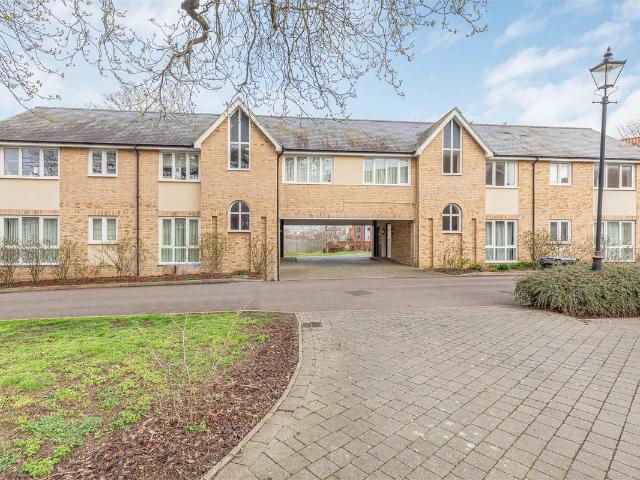 Abernant Drive, Newmarket CB8, 3 bed flat to rent, £1,400 pcm | PrimeLocation