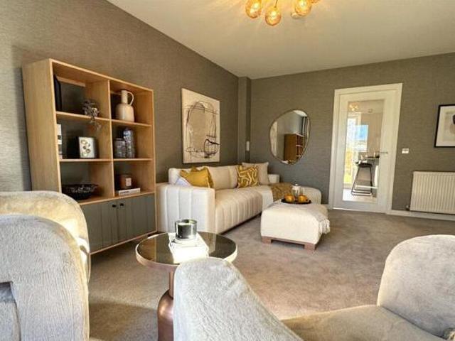 Abernethy Road, Newmains, 3 Bedroom Semi detached