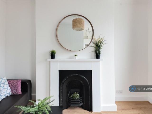 Abersham Rd, Hackney, E8 1 bed flat to rent £2,050 pcm £473 pw