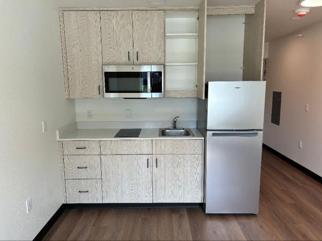 Abigail Court Studio Apartment for Rent at 1060 Northeast Cleveland Avenue, Gresham, OR 97030 Downtown Gresham
