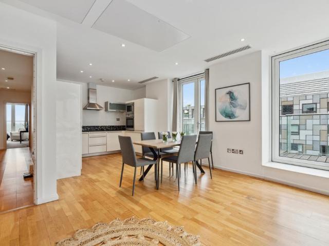 Ability Place, Canary Wharf, London 2 bed flat to rent £3,600 pcm £831 pw