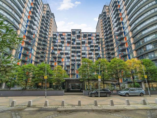 Ability Place, Docklands, London E14, 2 bed flat to rent, £2,925 pcm | PrimeLocation