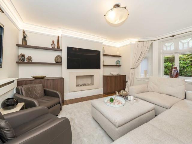 Abingdon Court, Kensington, W8, London