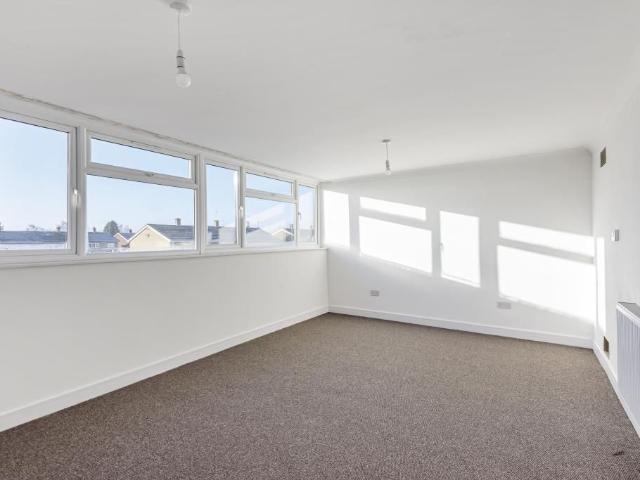 Abingdon, Oxfordshire OX14, 3 bed flat to rent, £1,450 pcm | PrimeLocation