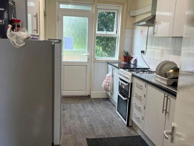 Abingdon Road, Oxford 5 bed house to rent £3,425 pcm £790 pw