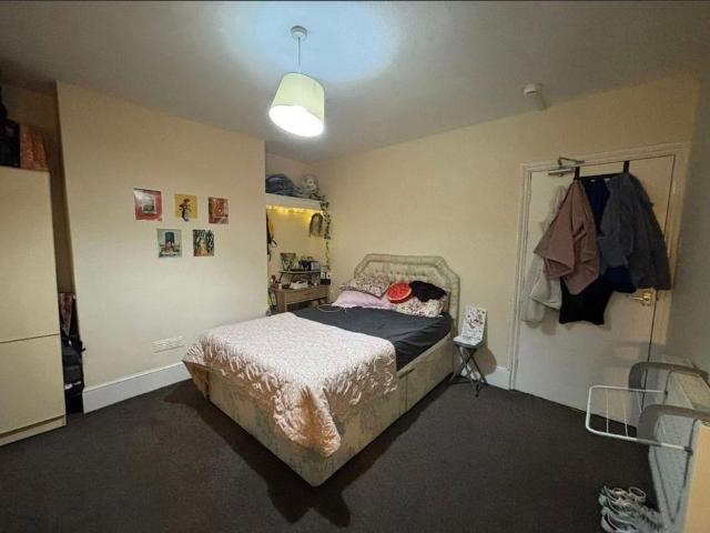 Abingdon Road, Oxford OX1 5 bed detached house to rent £3,500 pcm £808 pw