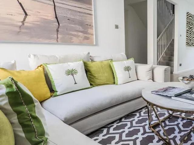 Abingdon Road, London, W8 6AE, United Kingdom | 3 bed apartment for rent #125497210 | Rentberry