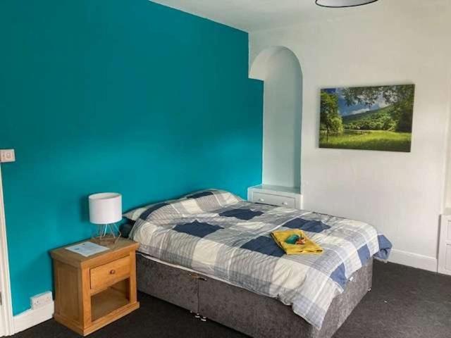 Abington Avenue Room 3